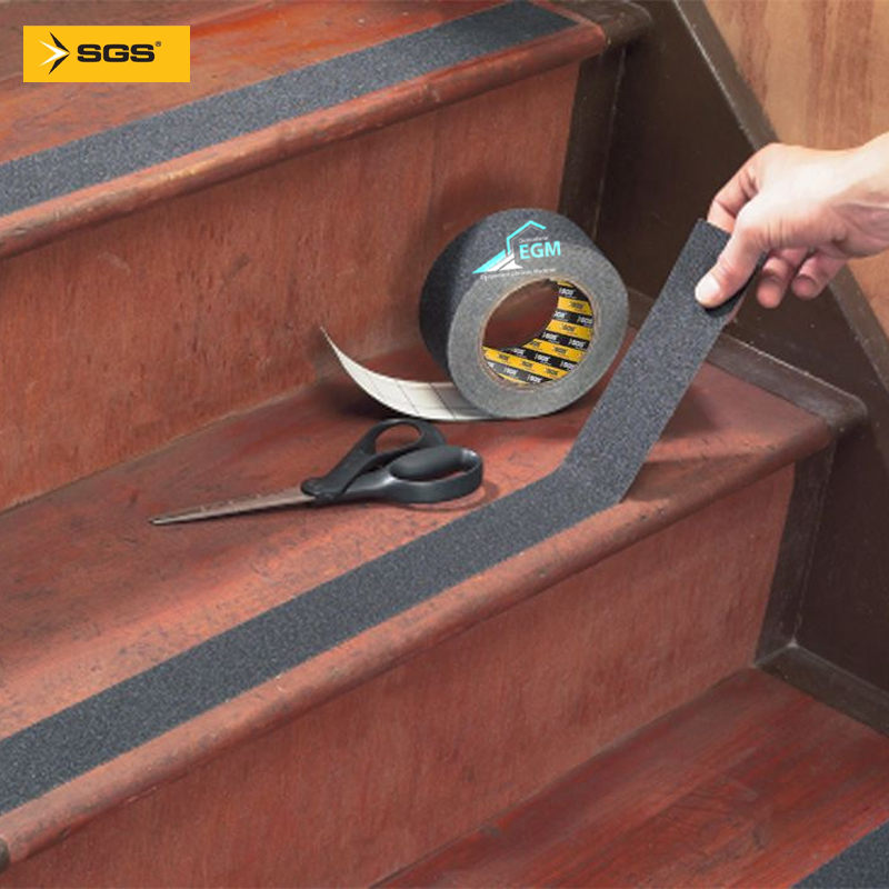 RUBAN ADESIF NOIR ET JAUNE ANTI DERAPANT 50MM DE15M SGS | EGM